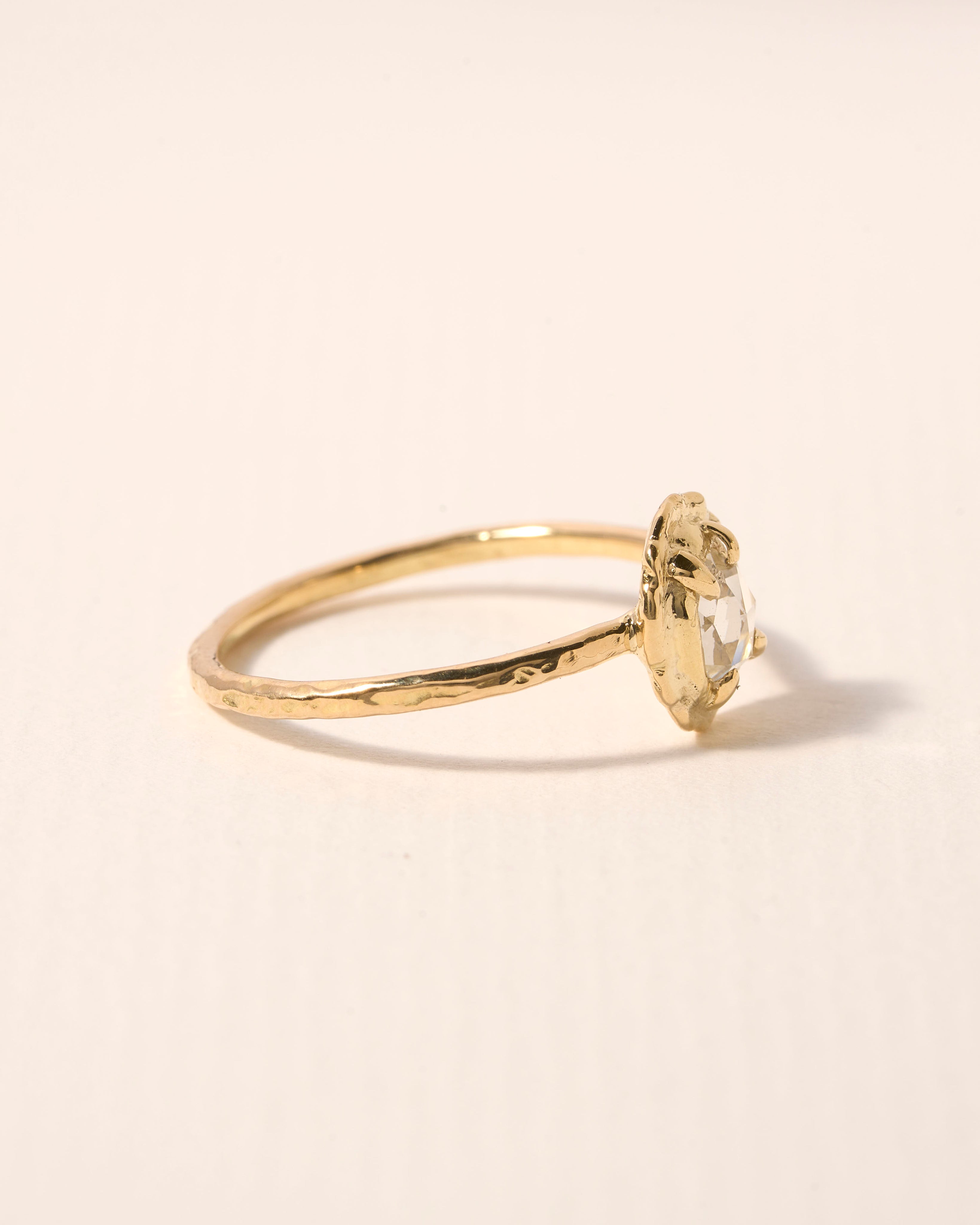 Grillige ring met roos geslepen diamant– Nadine Kieft Jewelry Amsterdam