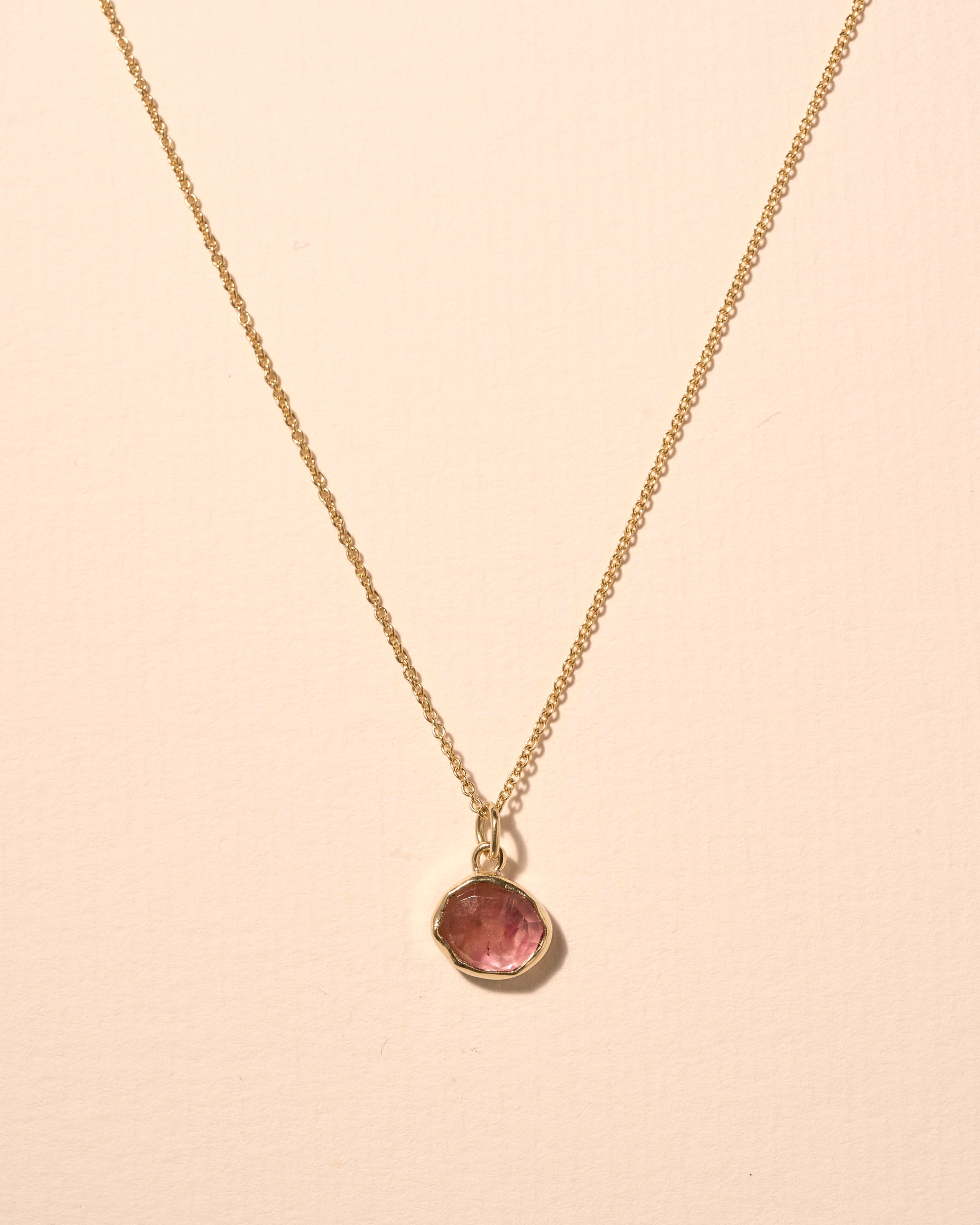 Ketting met hanger roze rosecut toermalijn– Nadine Kieft Jewelry Amsterdam