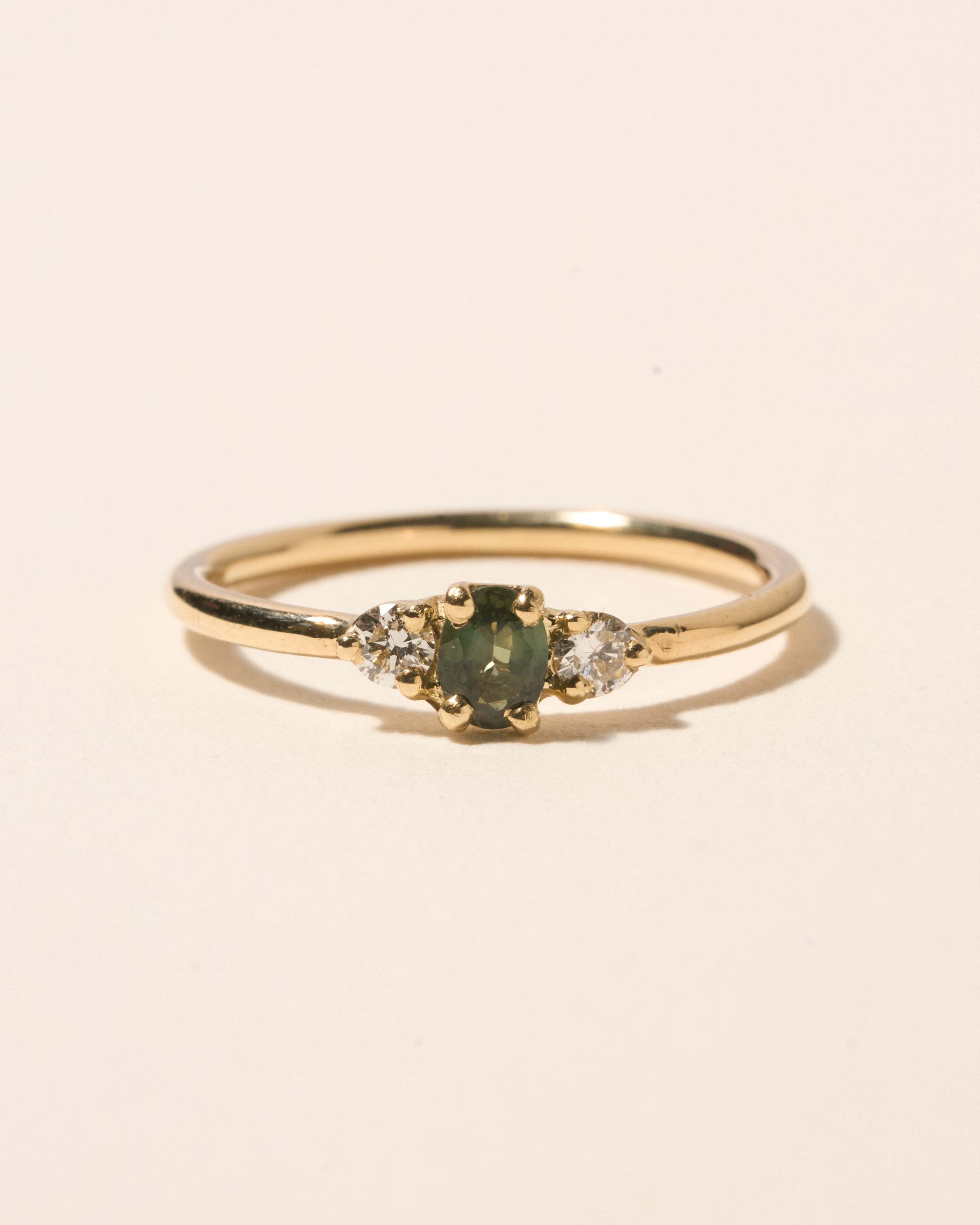 Ring met blauwgroene saffier– Nadine Kieft Jewelry Amsterdam