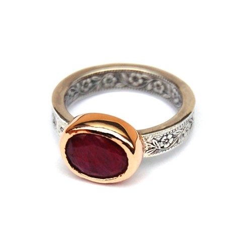 Ring met robijn, zilver en goud– Nadine Kieft Jewelry Amsterdam